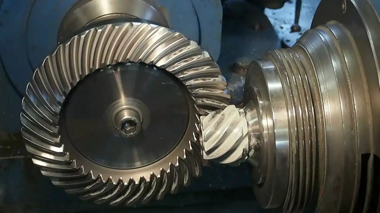 Gear Cracks on Flank - XinLan Technology Co., Ltd.